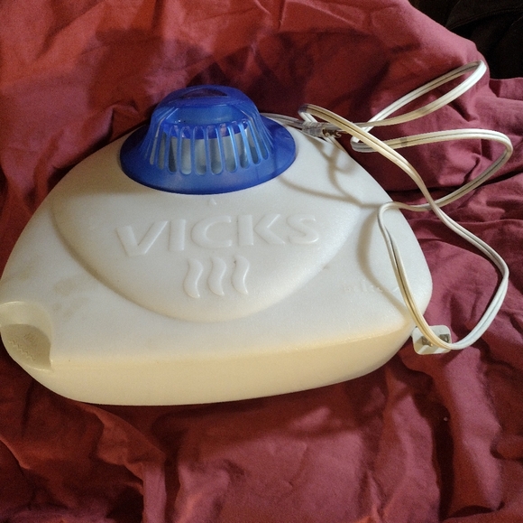 Vicks | Other | Vicks White And Blue Humidifier | Poshmark